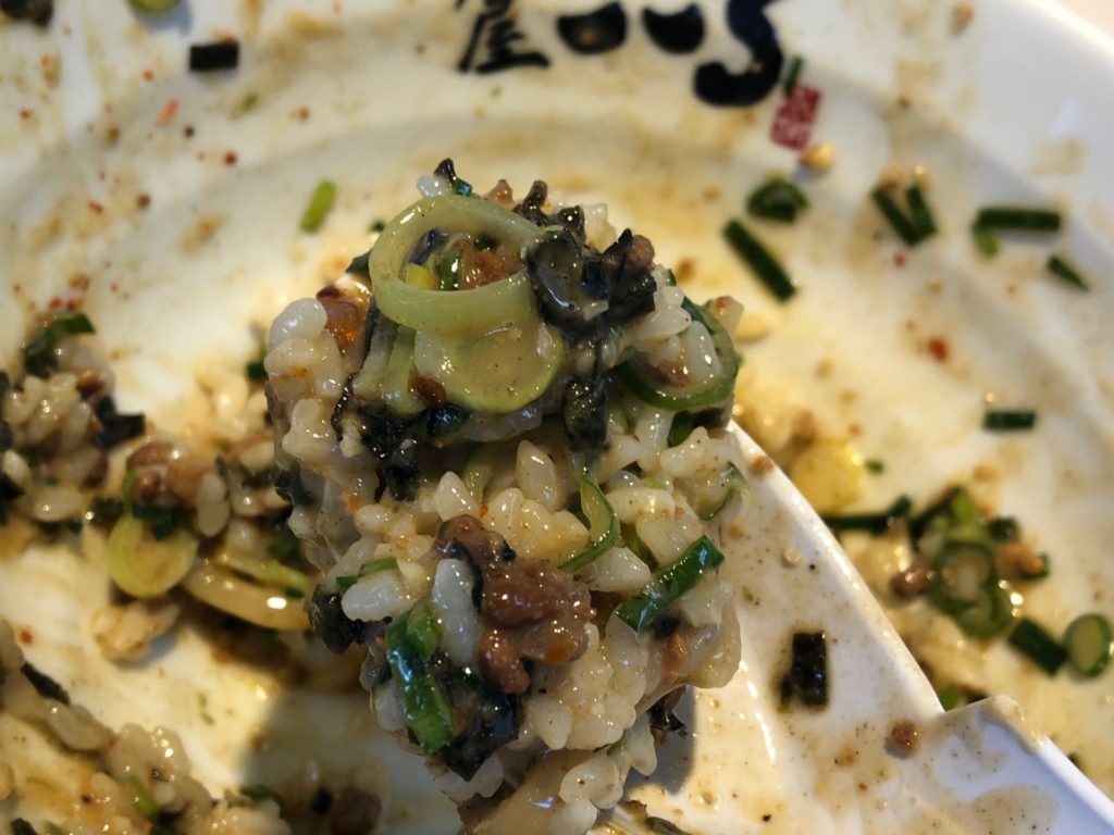 麺屋こころ【小岩駅】モチモチ食感の台湾まぜそばの大盛りと対峙！〆のまぜライスもいただきだ！ | ぶるちゃんグルメ