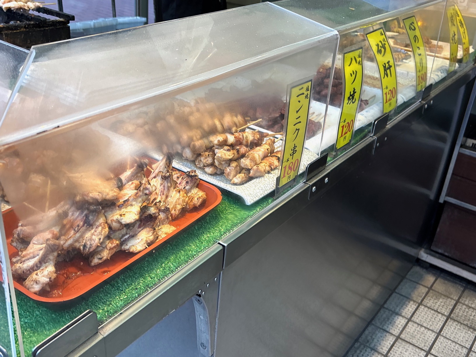 鳥喜本店【小岩駅】創業50年以上の香りの良い焼鳥屋さん！小岩に来たら買って帰るべし。 | ぶるちゃんグルメ